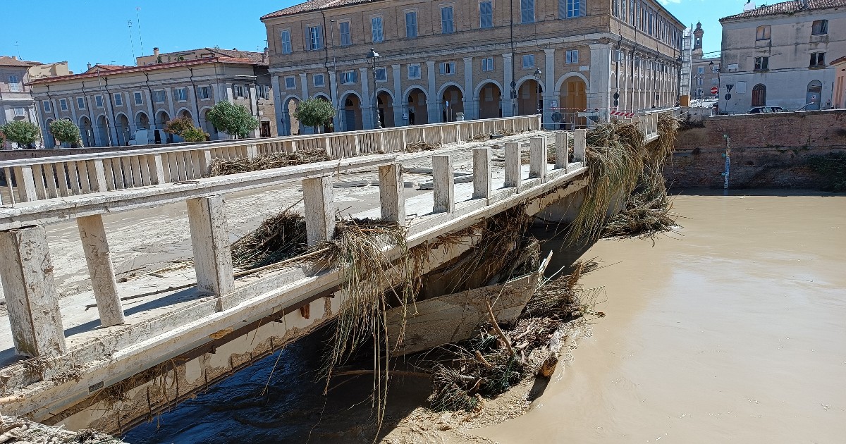 Nella ricostruzione non fatevi gabbare... - Brogi.info